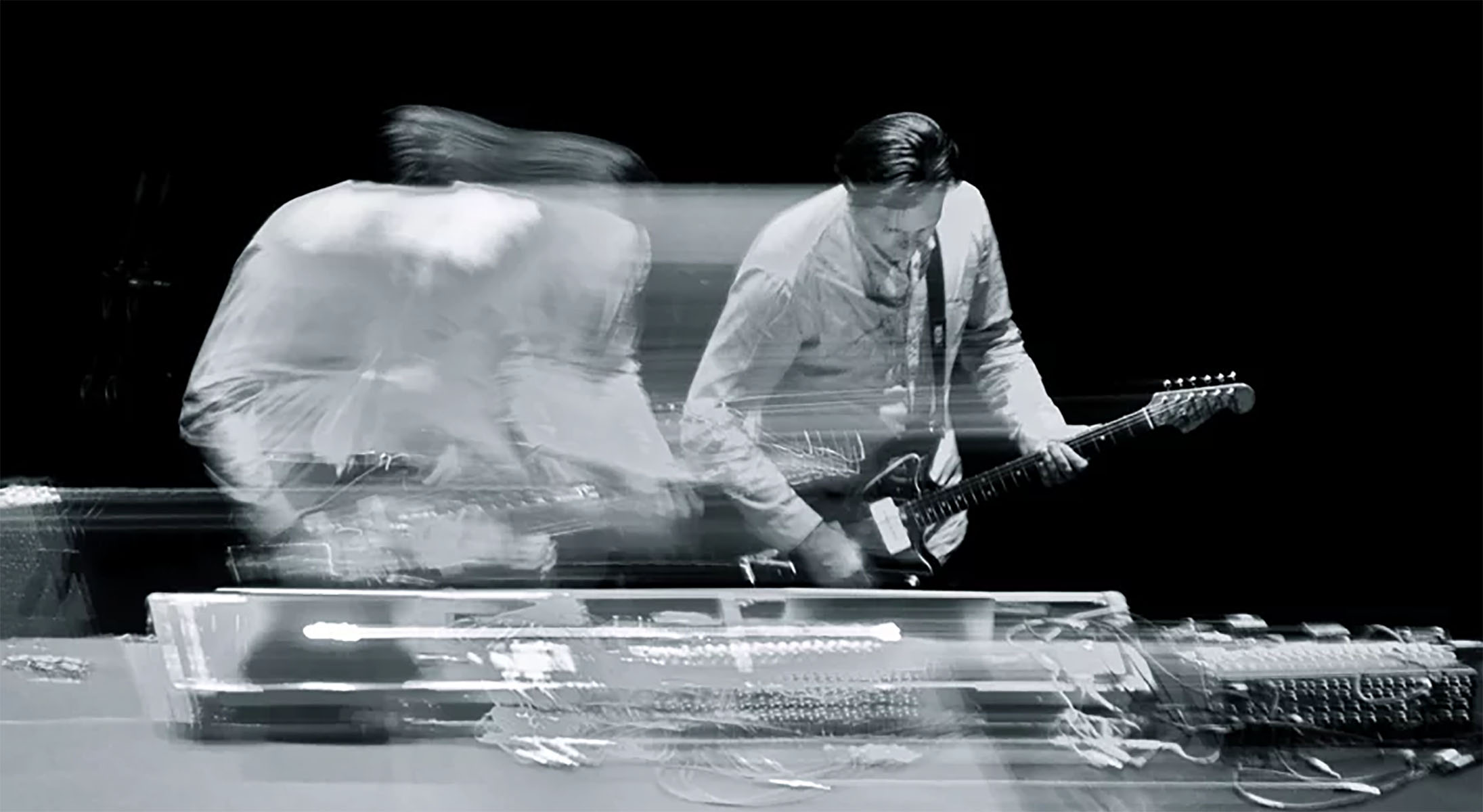 How Christian Fennesz harnessed his electric guitar to create glitchy ...