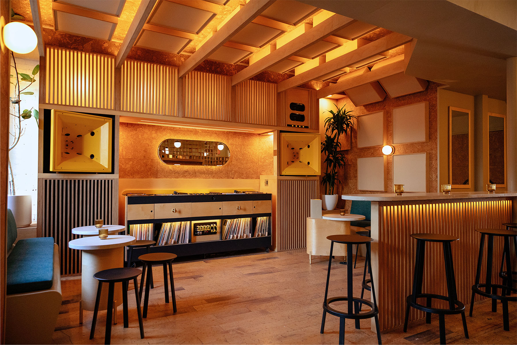 Eavesdrop: An audiophile living room meets izakaya in Greenpoint | In ...
